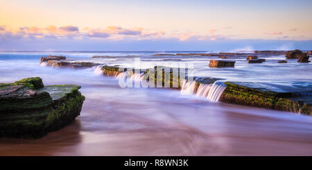 Sydney Narrabeen Ocean Pool at sunrise Stock Photo - Alamy