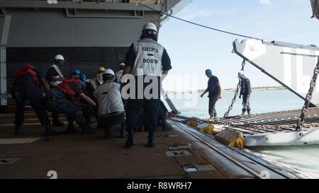 ROTA, Spain (March 12, 2017) The amphibious assault ship USS Bataan ...