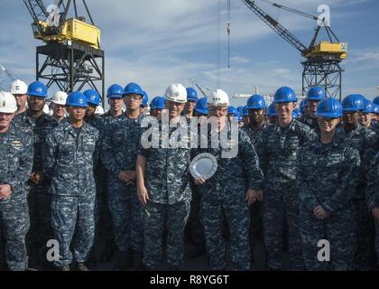 The US Navy's spruance class destroyer, USS MOOSBRUGGER (DD 980 ...