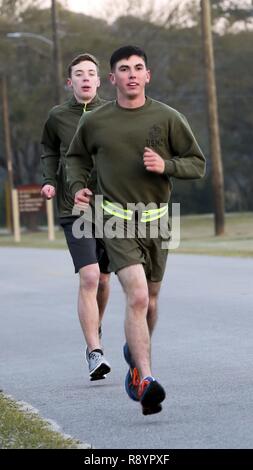 U.S. Marines with Headquarters and Service (H&S) Battalion, Marine ...