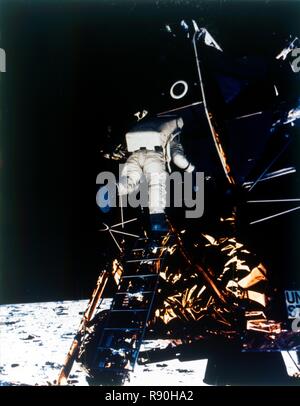 Buzz Aldrin descending ladder of Lunar Module during the Apollo 11 ...