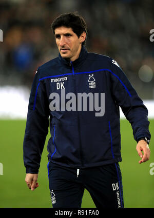Nottingham Forest first-team coach Tony Loughlan (left) and assistant ...