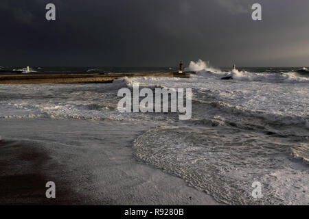 Stormy sunset at the harbor of the mouth of the river Douro, in Porto ...