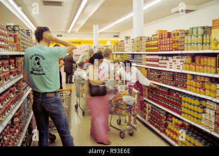 Departmental Store, Grocery shop Stock Photo - Alamy