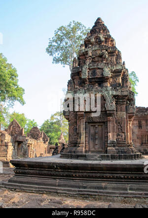 Cambodia, Banteay Seay - March 2016 - Decorative lintels in ...