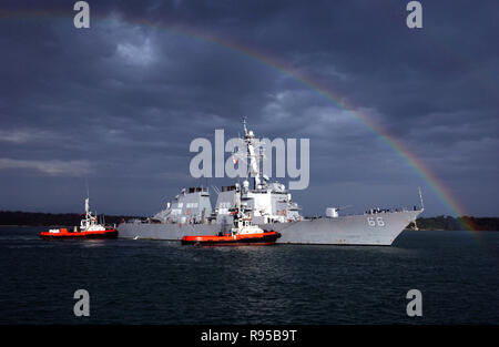 The guided-missile destroyer USS Gonzalez (DDG 66) U.S. Navy Stock ...