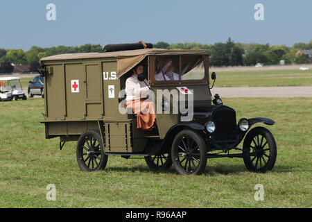 1918 Ford Model T Ambulance replica. World War 1 Dawn Patrol ...