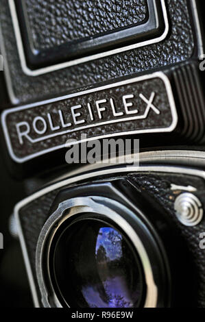 vintage Rolleiflex twin lens reflex film camera Stock Photo - Alamy
