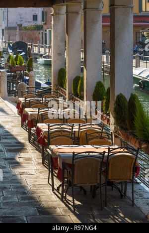 Table at an outdoor cafe in Venice, Italy Stock Photo - Alamy