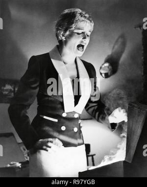 Kiss me deadly 1955 Robert Aldrich Ralph Meeker Cloris Leachman Stock ...