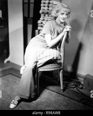 Bette Davis, 1935 Stock Photo - Alamy