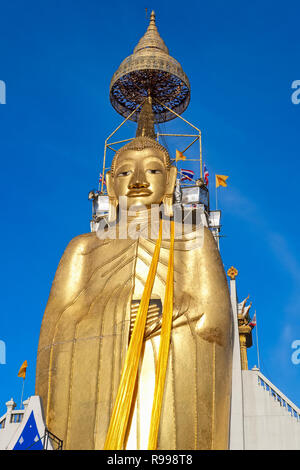 The Standing Buddha Wat Indraviharn Bangkok Thailand Stock Photo - Alamy
