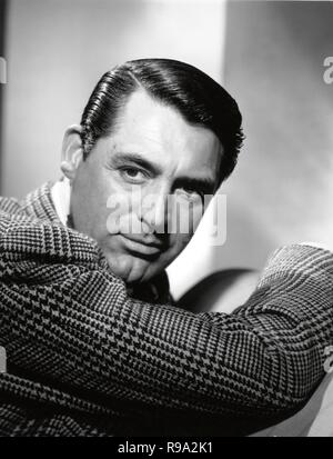 1946, Film Title: NOTORIOUS, Director: ALFRED HITCHCOCK, Studio: SELZNICK, Pictured: CARY GRANT ...