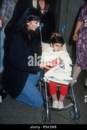LOS ANGELES, CA - MAY 13: Actress Raquel Welch attends the Rudolph ...