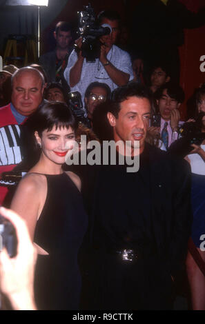 Janine Turner At The Cliffhanger Hollywood Premiere On May 26 1993