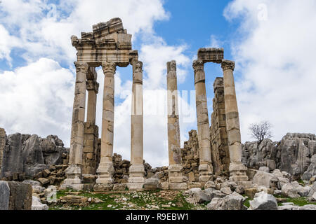 Temple of Adonis, Roman ruins, Faqra, Lebanon Stock Photo - Alamy