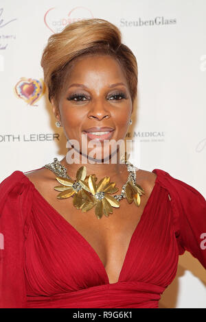 Mary J. Blige at the 7th Annual Woman's Day Red Dress Awards in New ...