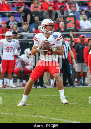 HOUSTON, TX - DECEMBER 13: Houston Cougars center Cedric Lath (8) dunks ...