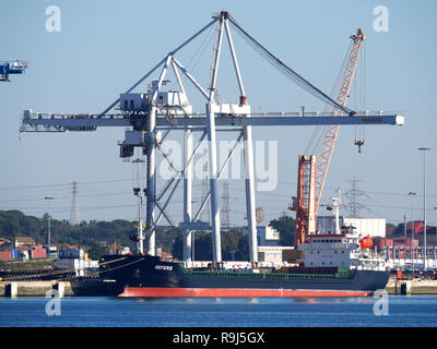 Bow of container ship moored alongside quay Stock Photo - Alamy