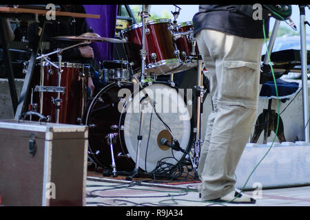 Sound technician at work at rock concert Stock Photo - Alamy