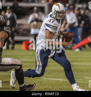Oakland Raiders linebacker Philip Wheeler (52) looks on against the ...