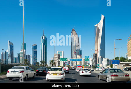 Traffic the city highway in Kuwait Stock Photo - Alamy
