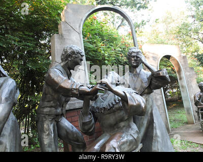 Bronze statues recreate the last moments of the Dr. Jose Rizal's life ...