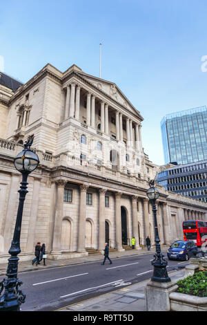 Entrance to the Bank of England, Threadneedle Street, London, England ...