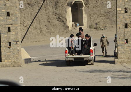 Torkham gate, Afghan, Pakistan border Stock Photo - Alamy