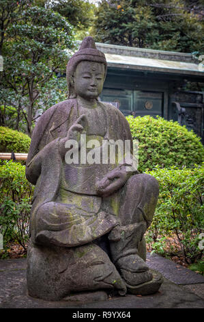 Statue of Buddha at zojo-ji Temple, Tokyo Stock Photo - Alamy