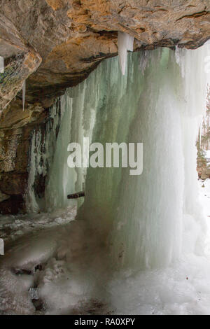 Graffiti Falls in Winter, Ohio Stock Photo - Alamy