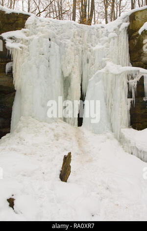 Graffiti Falls in Winter, Ohio Stock Photo - Alamy