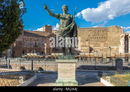 Roman emperor Augustus, symbol of power Stock Photo: 72200508 - Alamy