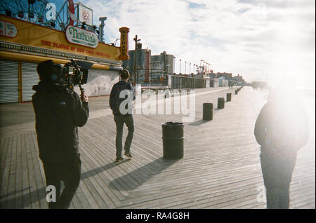 THE WEDDING, (aka ALZAFAF), from left: Nikohl Boosheri, Sam Abbas, 2018 ...