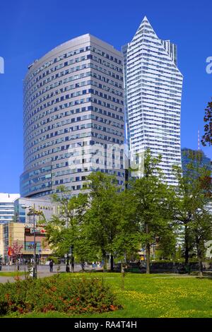 Polska, Warszawa - Srodmiescie - wiezowce centrum Warszawy - obelisk ...