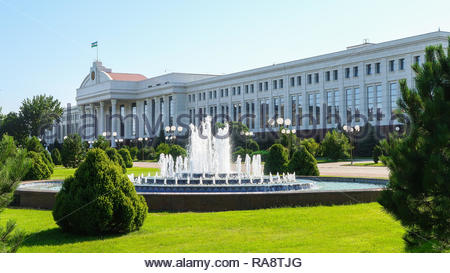 Government building at square of independence (Mustaqillik Maydoni ...