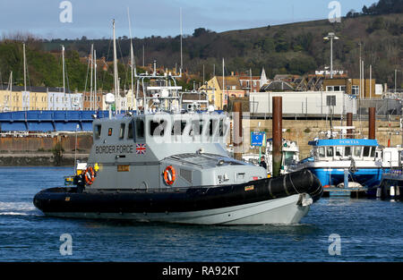 A Border Force patrol vessel leaves the Port of Dover Stock Photo - Alamy