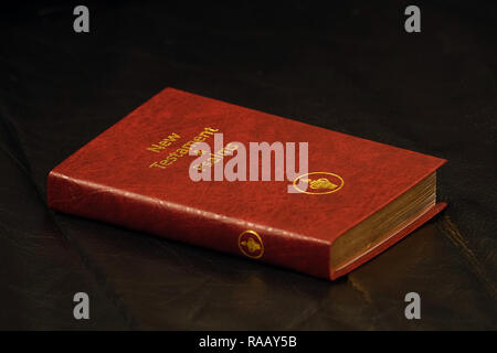 new testament and psalms small bible left by the gideons in the uk ...