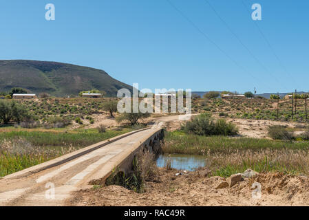 Bridge over the Doring River on road R364 in the Western Cape Province ...