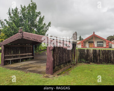 Whare whakairo Tamatea Pokai Whenua, Pouakani Marae of Ngati Kahungunu ...