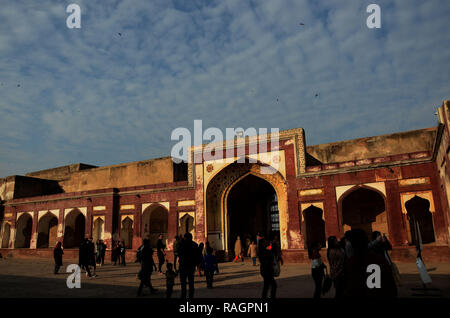 Lahore, Pakistan. 03rd Jan, 2019. Pakistani and former people visit to ...
