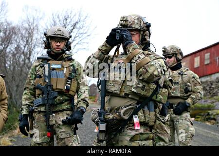 U.S. Marine Corps Dismounted Reconnaissance Sets, Kits and Outfits ...