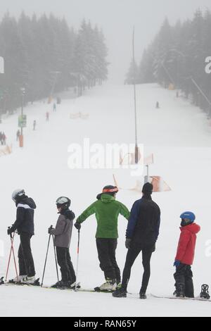 Altenberg, Germany. 05th Jan, 2019. Skiers use a drag lift in the ...
