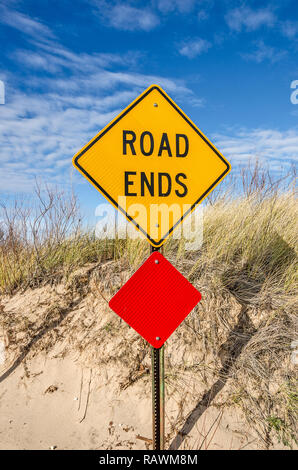 Road Ends sign Stock Photo - Alamy