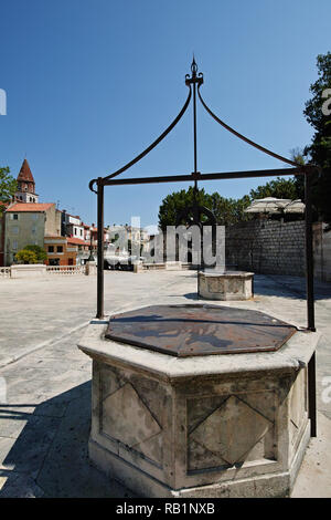 Five wells square pulley in Zadar, Croatia Stock Photo - Alamy