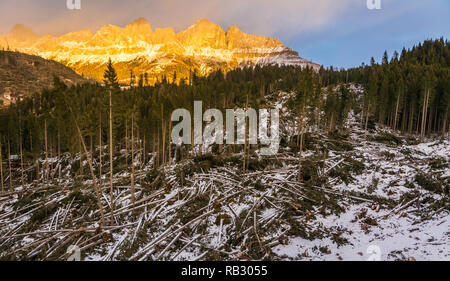 Alpine crossing of the cyclone Adrian (also known by the name Vaia ...