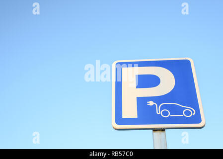 Electric car charging station signal, concept green Stock Photo - Alamy