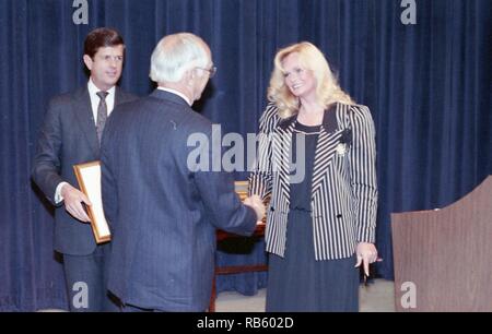 End World Hunger - Giving awards and recognition Stock Photo - Alamy