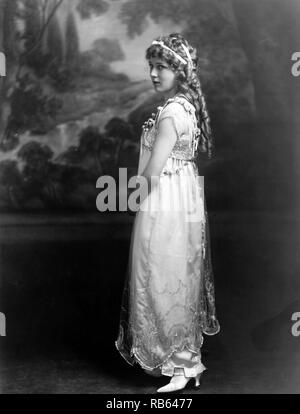 Little Lord Fauntleroy. 1921 American film directed by Alfred E. Green ...