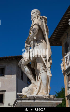 Statue of Cosimo I in Knights' Square, Pisa Stock Photo - Alamy